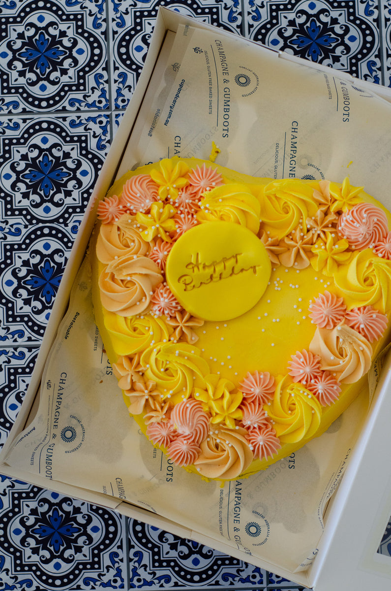 C&G Signature Mini Heart Cake – Champagne and Gumboots