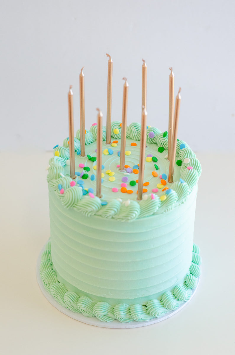 Classic Birthday Cake – Champagne and Gumboots